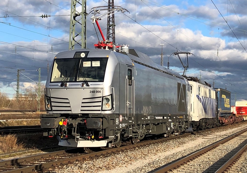 Werksabnahmefahrten mit neuem Vectron Dual Mode im Auftrag von Siemens ...